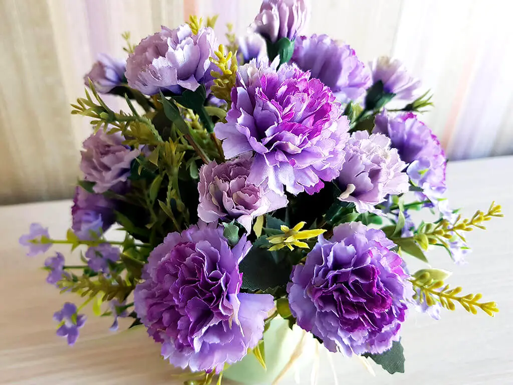 Aranjament garofiţe mov